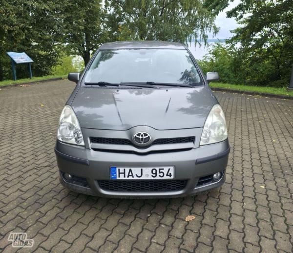 Toyota Corolla Verso 2005 Kauņa vietnē Pelēks Toyota Corolla Verso 2005 Kauņa, ar dzinēja tilpumu 2.00 L un nobraukumu 284 tūkst. km par 1950 €, foto 3 vietnē AUTOMOTO.COM.LV