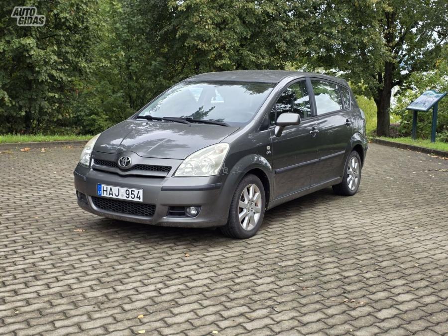 Grey Toyota Corolla Verso 2005 in Kaunas, with an engine capacity of 2.00 L and mileage of 284 thousand km for 1950 €, photo 4 on AUTOMOTO.COM.LV
