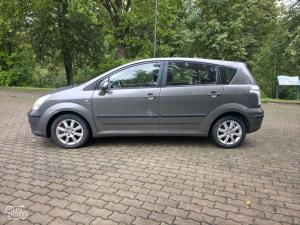Grey Toyota Corolla Verso 2005 in Kaunas, with an engine capacity of 2.00 L and mileage of 284 thousand km for 1950 €, photo 5 on AUTOMOTO.COM.LV