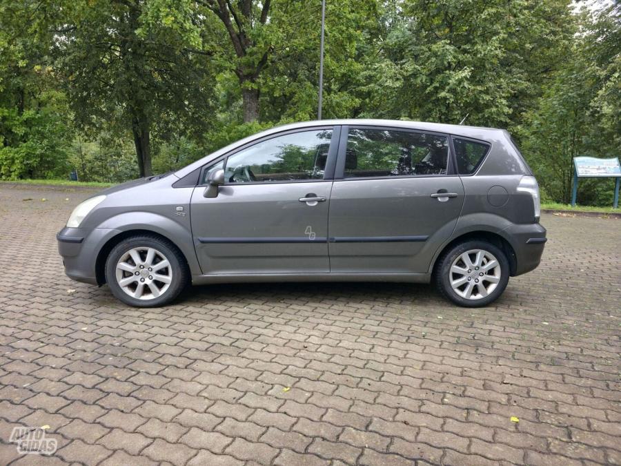 Grey Toyota Corolla Verso 2005 in Kaunas, with an engine capacity of 2.00 L and mileage of 284 thousand km for 1950 €, photo 5 on AUTOMOTO.COM.LV