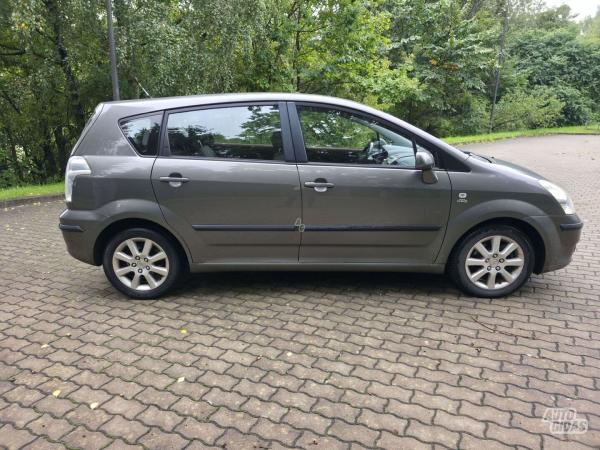 Toyota Corolla Verso 2005 Kauņa vietnē Pelēks Toyota Corolla Verso 2005 Kauņa, ar dzinēja tilpumu 2.00 L un nobraukumu 284 tūkst. km par 1950 €, foto 9 vietnē AUTOMOTO.COM.LV
