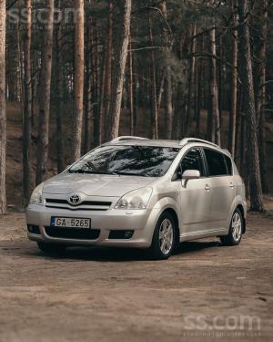 Pelēks Toyota Corolla Verso 2006 Rīga, ar dzinēja tilpumu 2.20 L un nobraukumu 422 tūkst. km par 2500 €, foto 1 vietnē AUTOMOTO.COM.LV