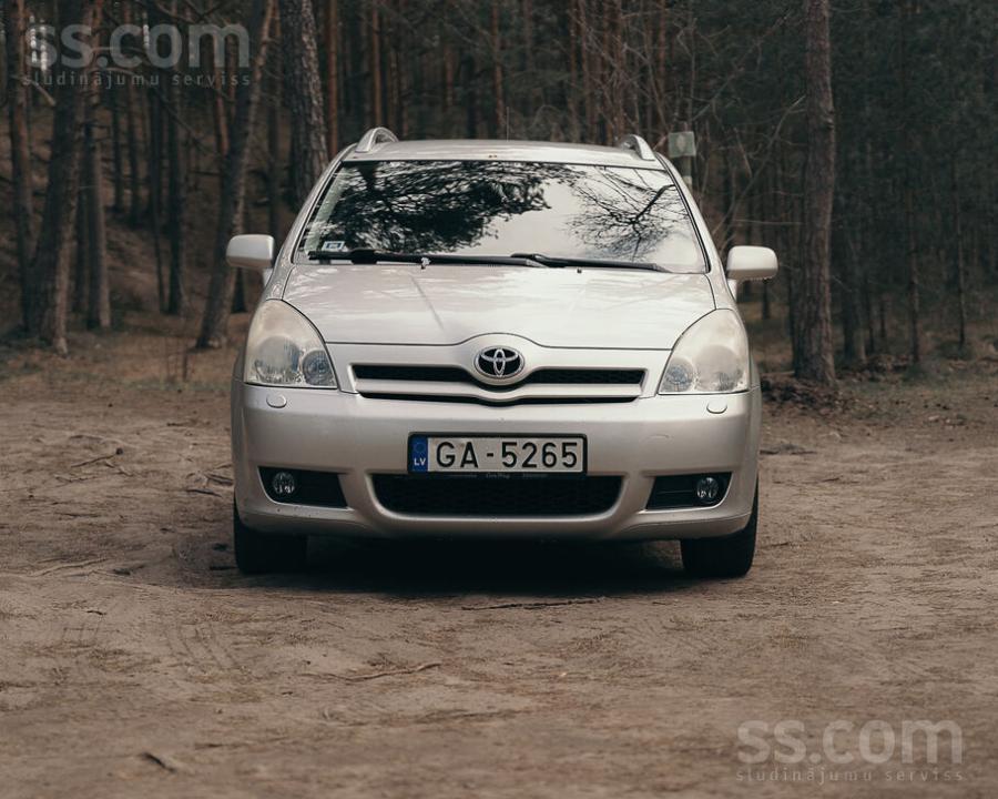 Pelēks Toyota Corolla Verso 2006 Rīga, ar dzinēja tilpumu 2.20 L un nobraukumu 422 tūkst. km par 2500 €, foto 2 vietnē AUTOMOTO.COM.LV