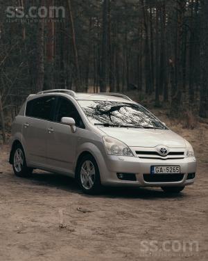 Pelēks Toyota Corolla Verso 2006 Rīga, ar dzinēja tilpumu 2.20 L un nobraukumu 422 tūkst. km par 2500 €, foto 3 vietnē AUTOMOTO.COM.LV