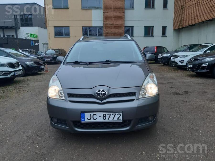 Pelēks Toyota Corolla Verso 2006 Daugavpils, ar dzinēja tilpumu 2.20 L un nobraukumu 0 tūkst. km par 1900 €, foto 2 vietnē AUTOMOTO.COM.LV