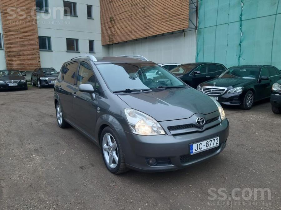 Pelēks Toyota Corolla Verso 2006 Daugavpils, ar dzinēja tilpumu 2.20 L un nobraukumu 0 tūkst. km par 1900 €, foto 3 vietnē AUTOMOTO.COM.LV