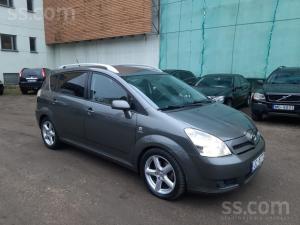 Pelēks Toyota Corolla Verso 2006 Daugavpils, ar dzinēja tilpumu 2.20 L un nobraukumu 0 tūkst. km par 1900 €, foto 4 vietnē AUTOMOTO.COM.LV