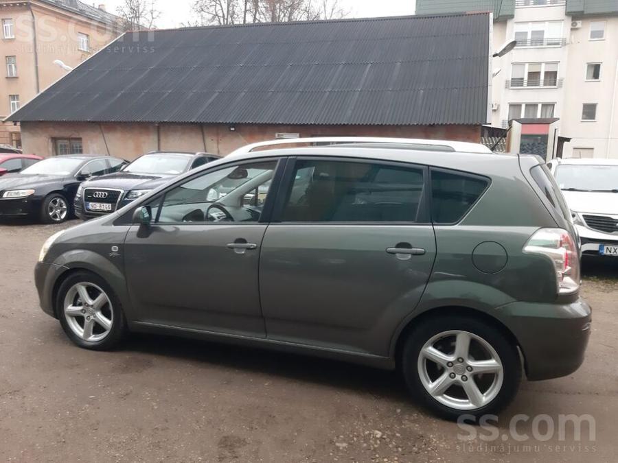 Pelēks Toyota Corolla Verso 2006 Daugavpils, ar dzinēja tilpumu 2.20 L un nobraukumu 0 tūkst. km par 1900 €, foto 7 vietnē AUTOMOTO.COM.LV