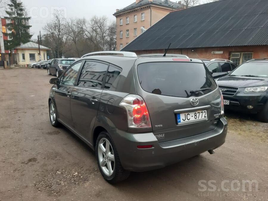 Pelēks Toyota Corolla Verso 2006 Daugavpils, ar dzinēja tilpumu 2.20 L un nobraukumu 0 tūkst. km par 1900 €, foto 8 vietnē AUTOMOTO.COM.LV