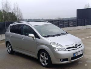 Pelēks Toyota Corolla Verso 2006 Viļņa, ar dzinēja tilpumu 2.20 L un nobraukumu 280 tūkst. km par 1800 €, foto 2 vietnē AUTOMOTO.COM.LV