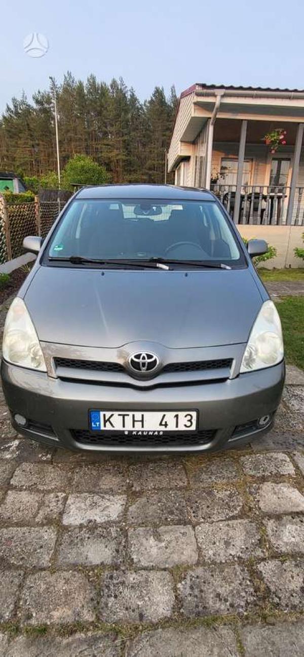 Pelēks Toyota Corolla Verso 2006 Kauņa, ar dzinēja tilpumu 2.23 L un nobraukumu 290 tūkst. km par 2600 €, foto 3 vietnē AUTOMOTO.COM.LV
