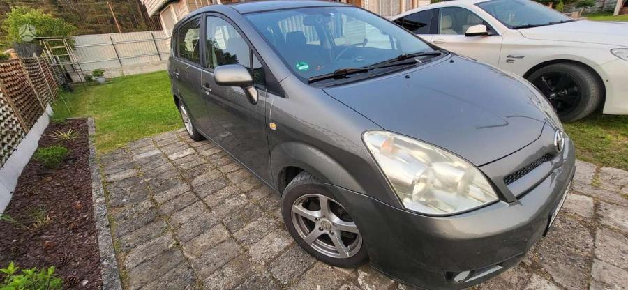 Pelēks Toyota Corolla Verso 2006 Kauņa, ar dzinēja tilpumu 2.23 L un nobraukumu 290 tūkst. km par 2600 €, foto 5 vietnē AUTOMOTO.COM.LV