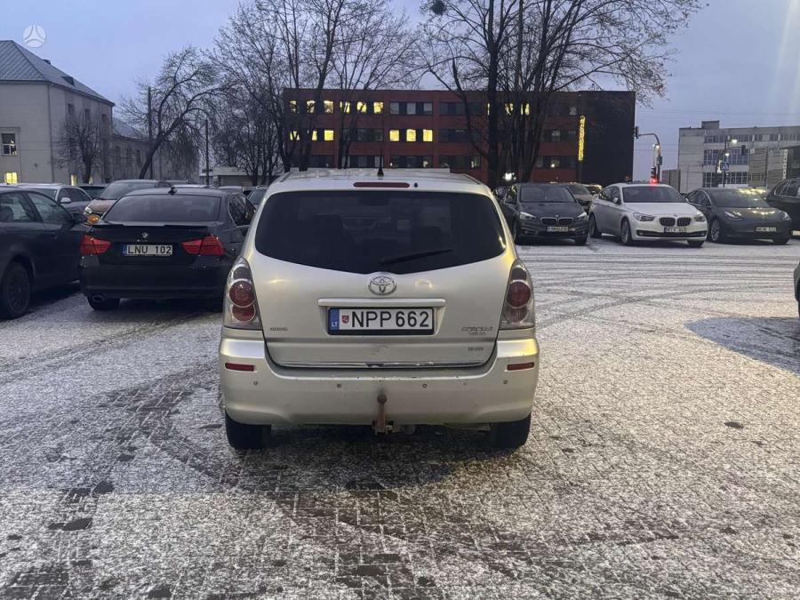 Pelēks Toyota Corolla Verso 2006 Prienai, ar dzinēja tilpumu 2.23 L un nobraukumu 321 tūkst. km par 1850 €, foto 5 vietnē AUTOMOTO.COM.LV