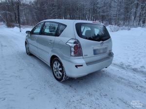 Grey Toyota Corolla Verso 2006 in Vilnius, with an engine capacity of 2.20 L and mileage of 195 thousand km for 2000 €, photo 6 on AUTOMOTO.COM.LV