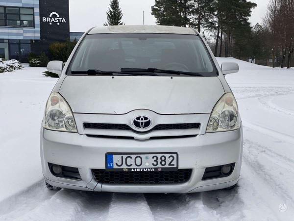 Pelēks Toyota Corolla Verso 2006 Kauņa, ar dzinēja tilpumu 2.23 L un nobraukumu 308 tūkst. km par 1250 €, foto 2 vietnē AUTOMOTO.COM.LV