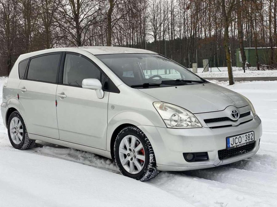 Pelēks Toyota Corolla Verso 2006 Kauņa, ar dzinēja tilpumu 2.23 L un nobraukumu 308 tūkst. km par 1250 €, foto 3 vietnē AUTOMOTO.COM.LV