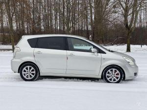 Pelēks Toyota Corolla Verso 2006 Kauņa, ar dzinēja tilpumu 2.23 L un nobraukumu 308 tūkst. km par 1250 €, foto 4 vietnē AUTOMOTO.COM.LV