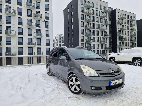 Grey Toyota Corolla Verso 2006 in Vilnius, with an engine capacity of 2.23 L and mileage of 276 thousand km for 1999 €, photo 3 on AUTOMOTO.COM.LV
