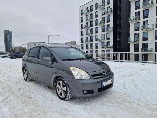 Grey Toyota Corolla Verso 2006 in Vilnius, with an engine capacity of 2.23 L and mileage of 276 thousand km for 1999 €, photo 5 on AUTOMOTO.COM.LV