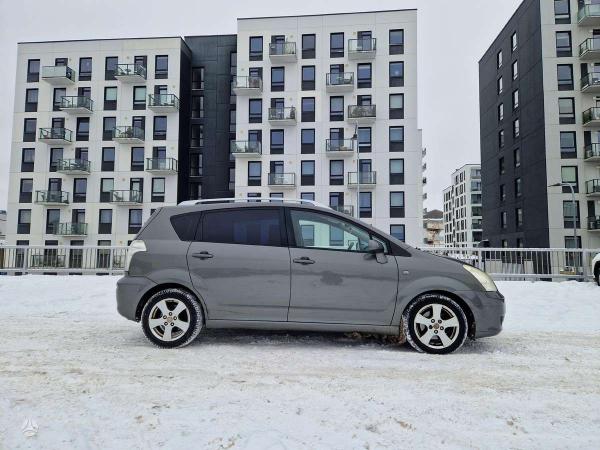 Grey Toyota Corolla Verso 2006 in Vilnius, with an engine capacity of 2.23 L and mileage of 276 thousand km for 1999 €, photo 8 on AUTOMOTO.COM.LV