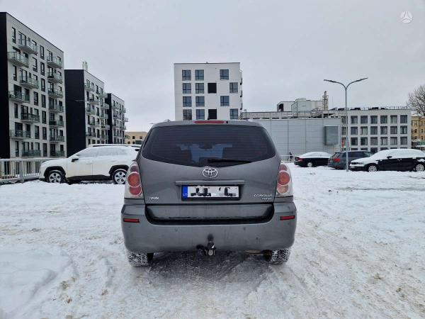 Grey Toyota Corolla Verso 2006 in Vilnius, with an engine capacity of 2.23 L and mileage of 276 thousand km for 1999 €, photo 10 on AUTOMOTO.COM.LV