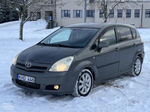 Grey Toyota Corolla Verso 2006 in Klaipeda, with an engine capacity of 2.20 L and mileage of 220 thousand km for 1450 €, photo  on AUTOMOTO.COM.LV