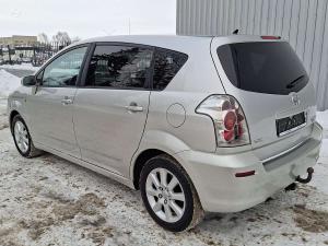 Grey Toyota Corolla Verso 2006 in Ukmerge, with an engine capacity of 1.80 L and mileage of 182 thousand km for 2950 €, photo 5 on AUTOMOTO.COM.LV