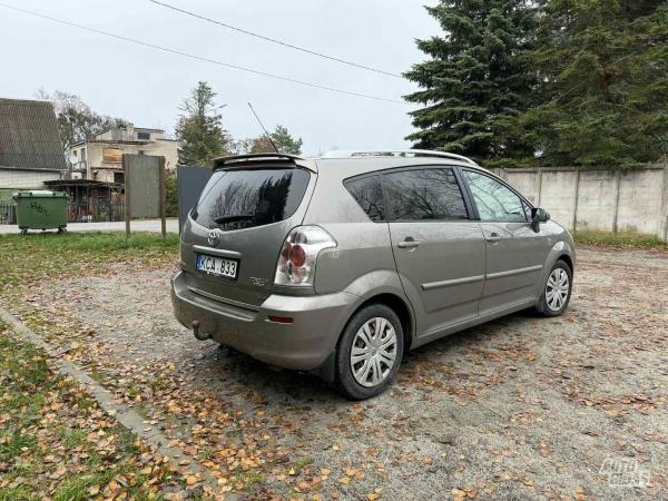 Pelēks Toyota Corolla Verso 2006 Kauņa, ar dzinēja tilpumu 2.20 L un nobraukumu 312 tūkst. km par 1500 €, foto 3 vietnē AUTOMOTO.COM.LV