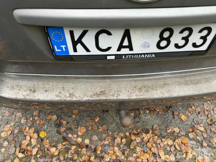 Pelēks Toyota Corolla Verso 2006 Kauņa, ar dzinēja tilpumu 2.20 L un nobraukumu 312 tūkst. km par 1500 €, foto 14 vietnē AUTOMOTO.COM.LV