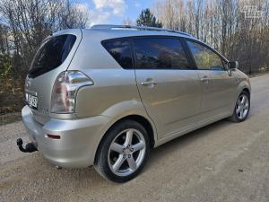 Pelēks Toyota Corolla Verso 2006 Viļņa, ar dzinēja tilpumu 2.20 L un nobraukumu 336 tūkst. km par 2000 €, foto 5 vietnē AUTOMOTO.COM.LV