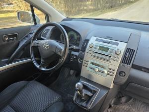 Pelēks Toyota Corolla Verso 2006 Viļņa, ar dzinēja tilpumu 2.20 L un nobraukumu 336 tūkst. km par 2000 €, foto 6 vietnē AUTOMOTO.COM.LV