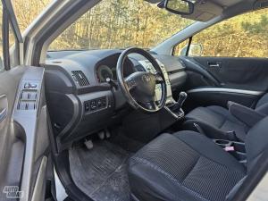 Pelēks Toyota Corolla Verso 2006 Viļņa, ar dzinēja tilpumu 2.20 L un nobraukumu 336 tūkst. km par 2000 €, foto 9 vietnē AUTOMOTO.COM.LV