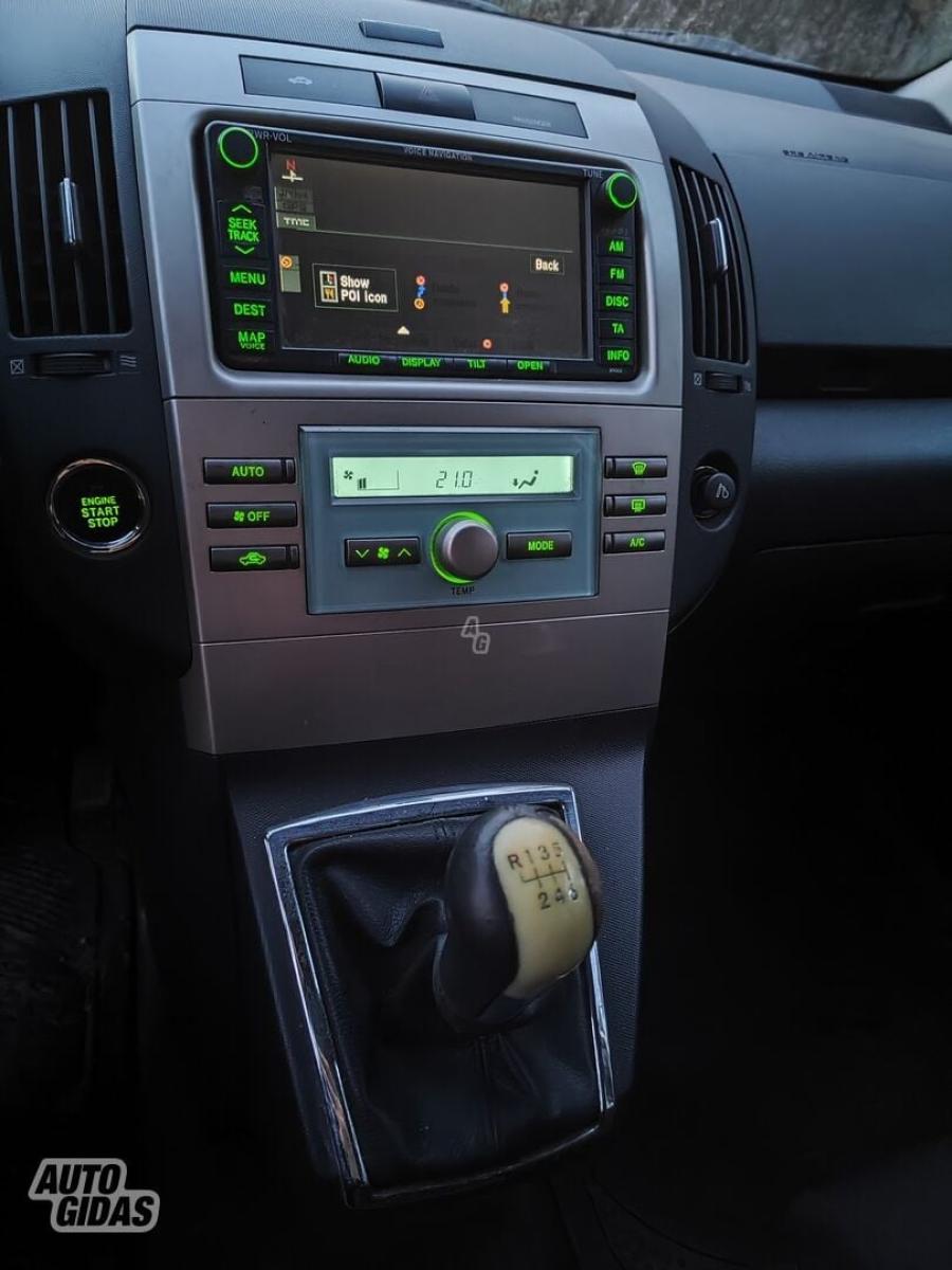 Pelēks Toyota Corolla Verso 2006 Viļņa, ar dzinēja tilpumu 2.20 L un nobraukumu 196 tūkst. km par 1500 €, foto 10 vietnē AUTOMOTO.COM.LV