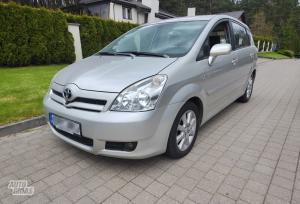 Pelēks Toyota Corolla Verso 2006 Viļņa, ar dzinēja tilpumu 2.20 L un nobraukumu 196 tūkst. km par 1800 €, foto 3 vietnē AUTOMOTO.COM.LV