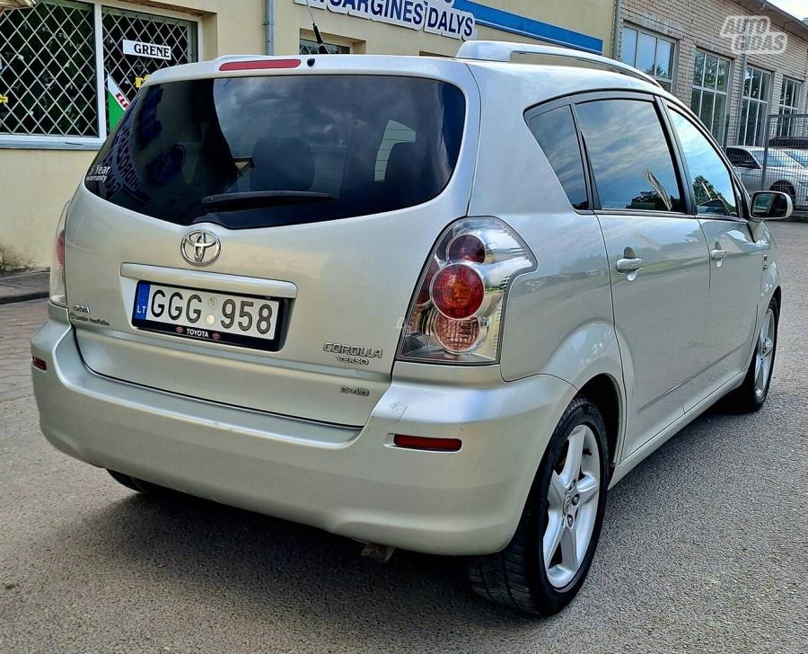 Grey Toyota Corolla Verso 2006 in Radviliskis, with an engine capacity of 2.20 L and mileage of 284 thousand km for 2450 €, photo 9 on AUTOMOTO.COM.LV