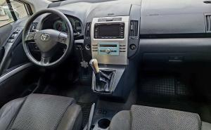 Grey Toyota Corolla Verso 2006 in Radviliskis, with an engine capacity of 2.20 L and mileage of 284 thousand km for 2450 €, photo 18 on AUTOMOTO.COM.LV