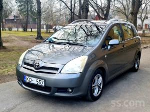 Серый Тойота Королла Версо 2006 в Рига, объемом двигателя 2.20 л и пробегом 354 тыс. км за 1500 €, фото  на AUTOMOTO.COM.LV