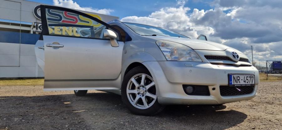 Pelēks Toyota Corolla Verso 2006 Rīga, ar dzinēja tilpumu 2.20 L un nobraukumu 262 tūkst. km par 3299 €, foto 5 vietnē AUTOMOTO.COM.LV