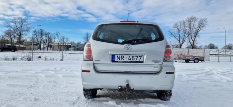 Pelēks Toyota Corolla Verso 2006 Rīga, ar dzinēja tilpumu 2.20 L un nobraukumu 262 tūkst. km par 3299 €, foto 9 vietnē AUTOMOTO.COM.LV