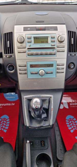 Pelēks Toyota Corolla Verso 2006 Rīga, ar dzinēja tilpumu 2.20 L un nobraukumu 262 tūkst. km par 3299 €, foto 22 vietnē AUTOMOTO.COM.LV