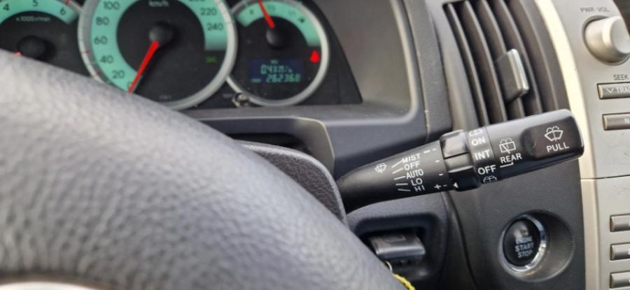 Pelēks Toyota Corolla Verso 2006 Rīga, ar dzinēja tilpumu 2.20 L un nobraukumu 262 tūkst. km par 3299 €, foto 28 vietnē AUTOMOTO.COM.LV