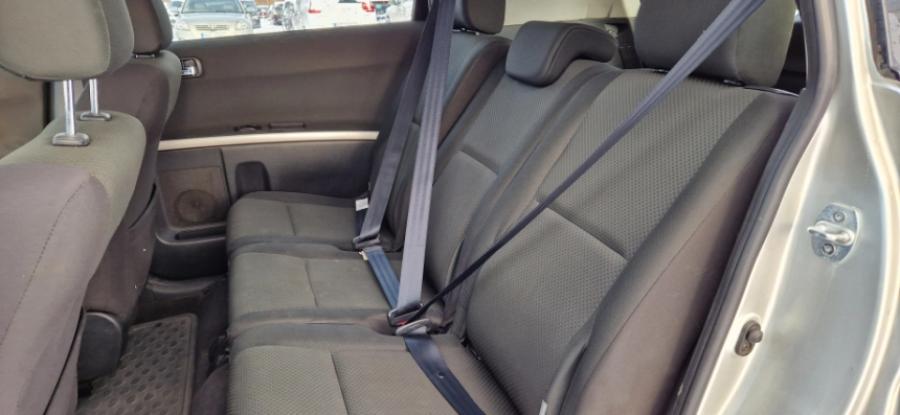 Pelēks Toyota Corolla Verso 2006 Rīga, ar dzinēja tilpumu 2.20 L un nobraukumu 262 tūkst. km par 3299 €, foto 42 vietnē AUTOMOTO.COM.LV