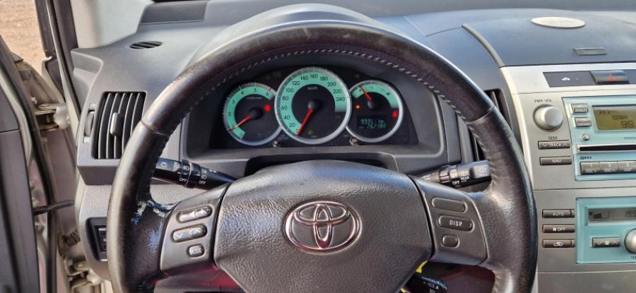 Pelēks Toyota Corolla Verso 2006 Rīga, ar dzinēja tilpumu 2.20 L un nobraukumu 262 tūkst. km par 3299 €, foto 50 vietnē AUTOMOTO.COM.LV