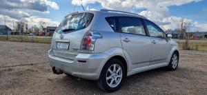 Pelēks Toyota Corolla Verso 2006 Rīga, ar dzinēja tilpumu 2.20 L un nobraukumu 262 tūkst. km par 3299 €, foto 62 vietnē AUTOMOTO.COM.LV