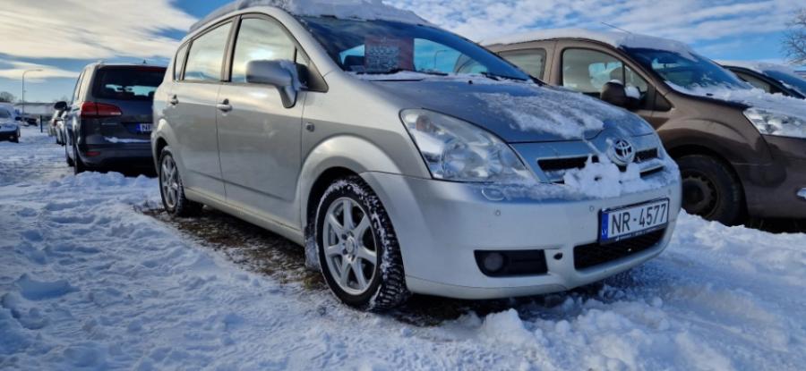 Pelēks Toyota Corolla Verso 2006 Rīga, ar dzinēja tilpumu 2.20 L un nobraukumu 262 tūkst. km par 3299 €, foto 70 vietnē AUTOMOTO.COM.LV