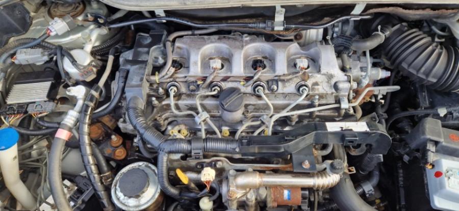 Pelēks Toyota Corolla Verso 2006 Rīga, ar dzinēja tilpumu 2.20 L un nobraukumu 262 tūkst. km par 3299 €, foto 71 vietnē AUTOMOTO.COM.LV