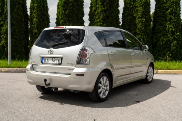 Pelēks Toyota Corolla Verso 2006 Rīga, ar dzinēja tilpumu 2.20 L un nobraukumu 317 tūkst. km par 2650 €, foto 9 vietnē AUTOMOTO.COM.LV