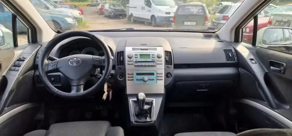 Pelēks Toyota Corolla Verso 2006 Valmiera, ar dzinēja tilpumu 2.20 L un nobraukumu 383 tūkst. km par 2350 €, foto 9 vietnē AUTOMOTO.COM.LV