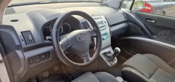 Pelēks Toyota Corolla Verso 2006 Valmiera, ar dzinēja tilpumu 2.20 L un nobraukumu 383 tūkst. km par 2350 €, foto 10 vietnē AUTOMOTO.COM.LV