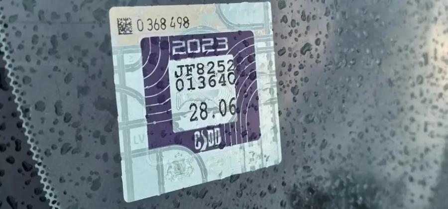 Grey Toyota Corolla Verso 2006 in Valmiera, with an engine capacity of 2.20 L and mileage of 316 thousand km for 2400 €, photo 15 on AUTOMOTO.COM.LV